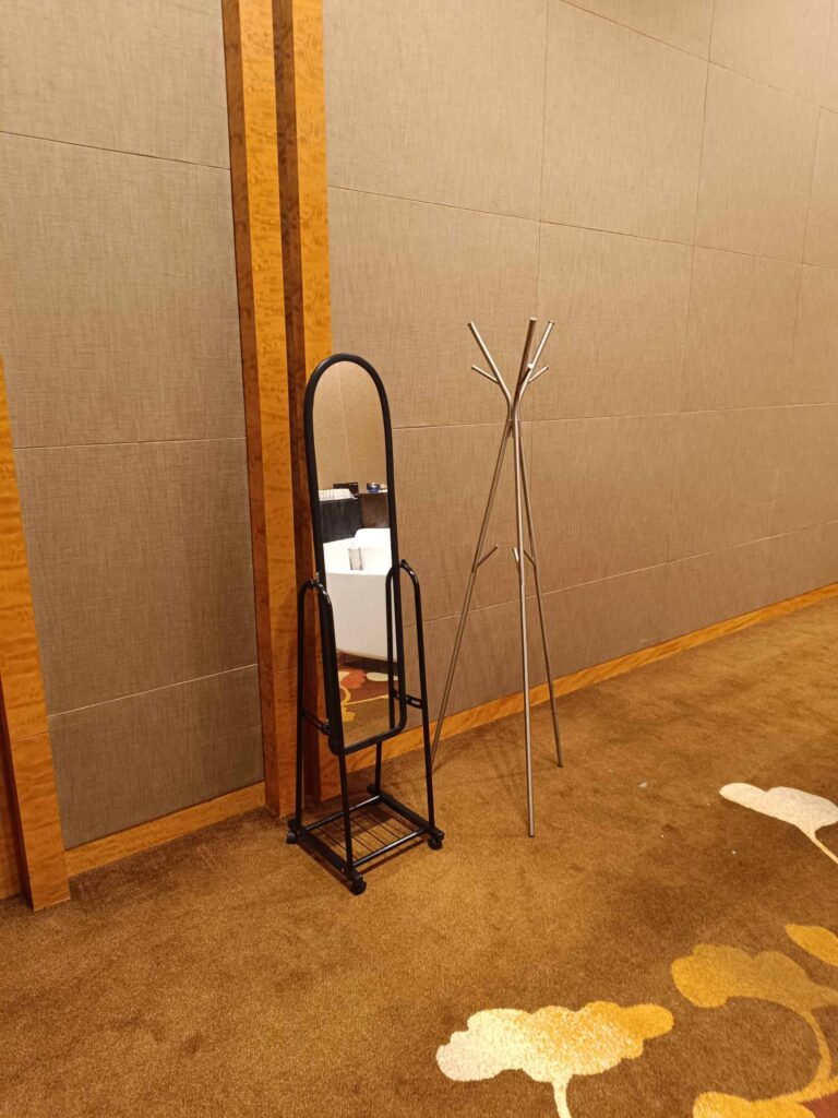 Standing Mirror - Events Partner
