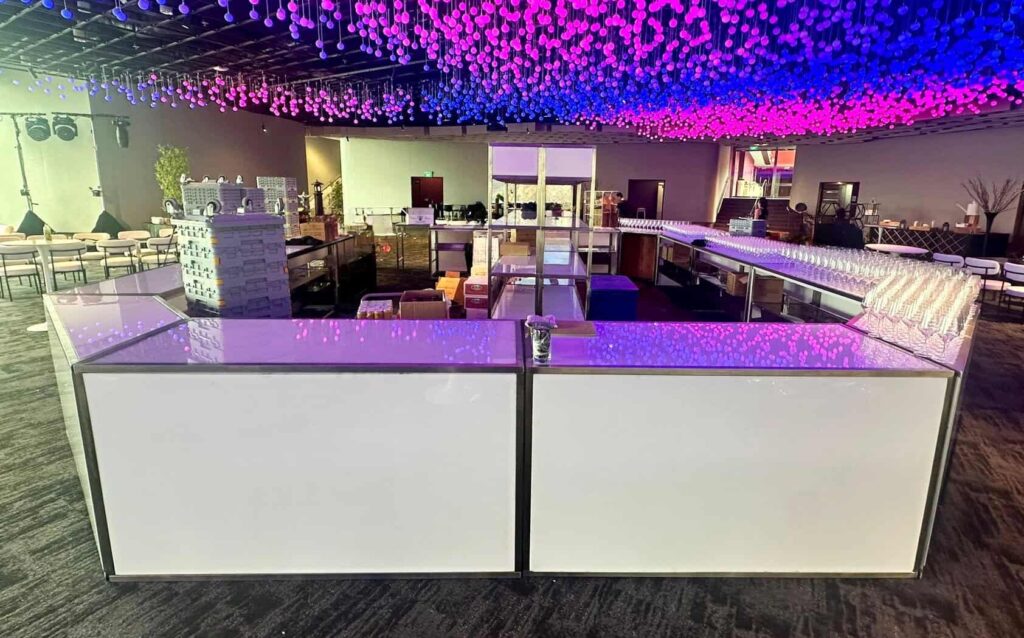 Brooklyn™ Corner Bar Counter - Events Partner