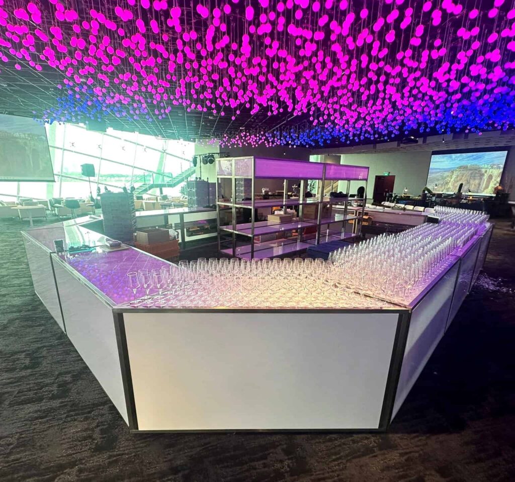 Brooklyn™ Corner Bar Counter - Events Partner